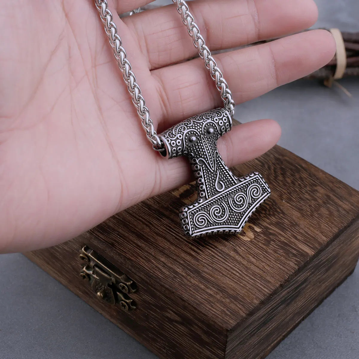 Skåne Raven Mjölnir - Historical Thor's Hammer Replica Viking Amulet ...